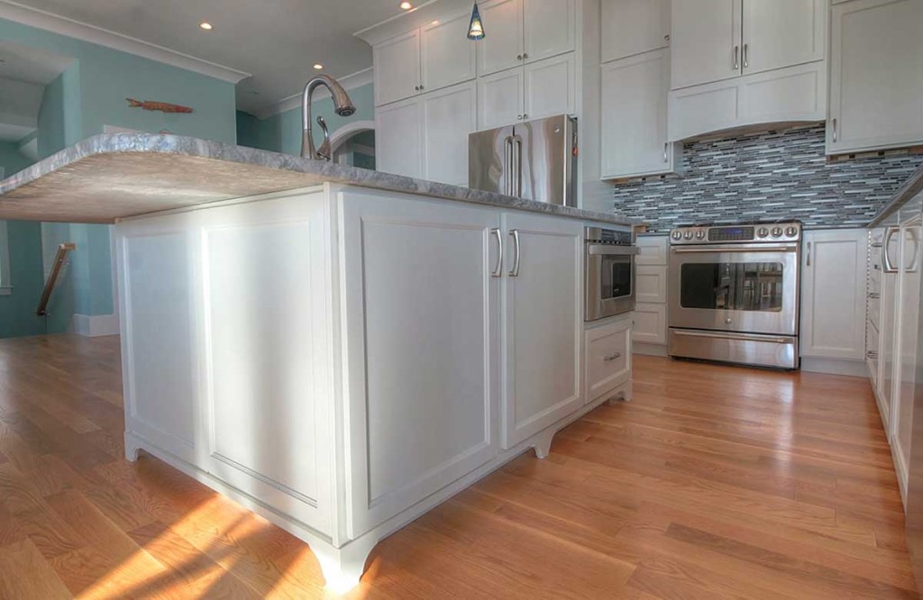 Full Overlay Shaker with bead inlay , Custom Toe kick - Simmons Custom ...